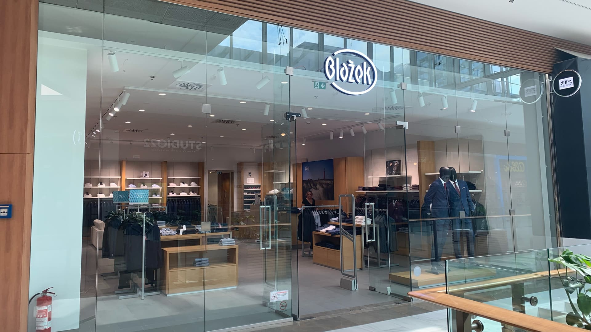 BLAŽEK | pánské oděvy